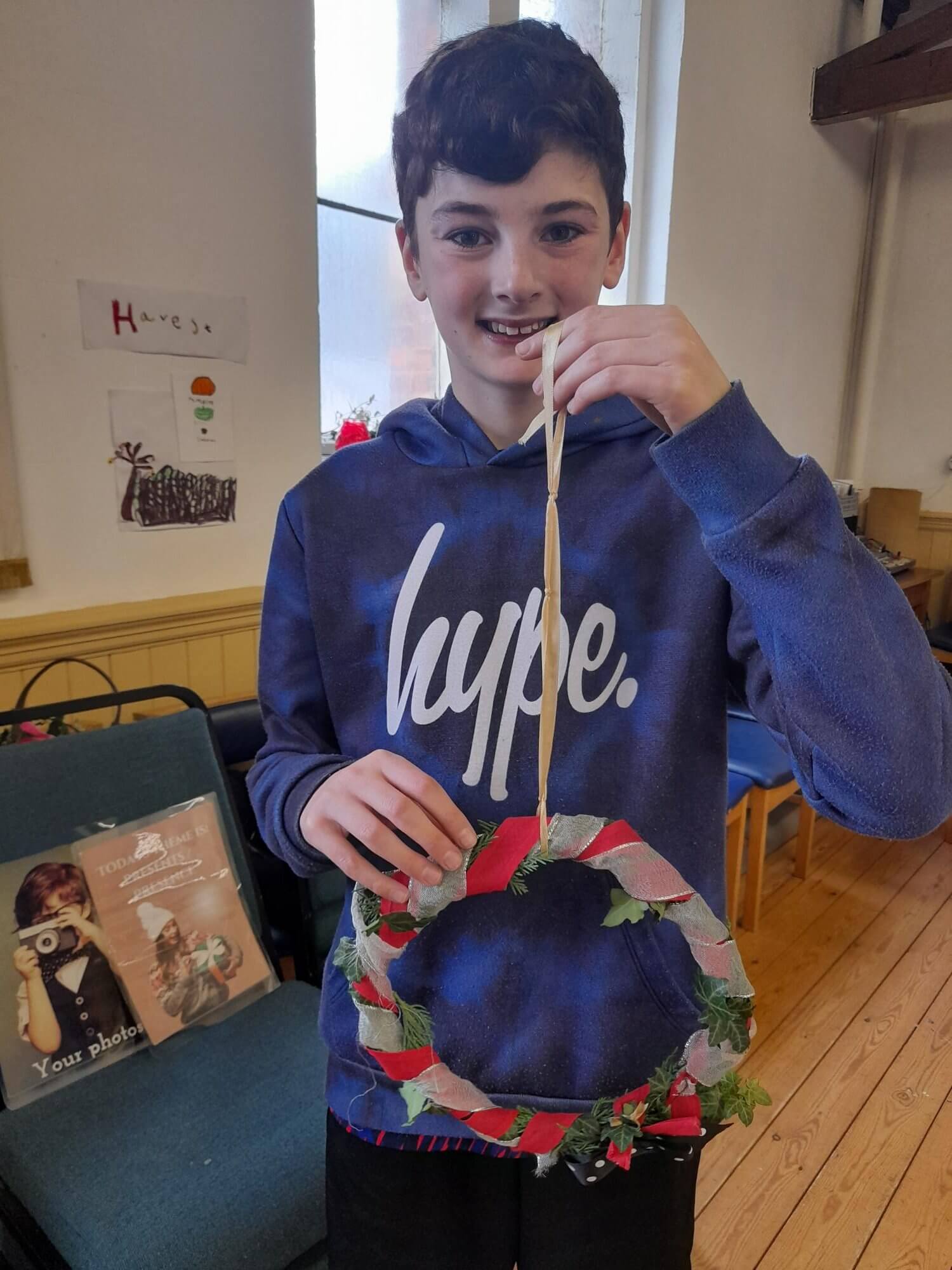 Christmas Messy Church 2022 | Earls Colne Baptist Church